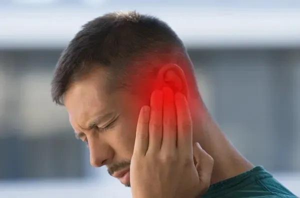 Ruido en los oídos cuando hay silencio: Causas y tratamiento