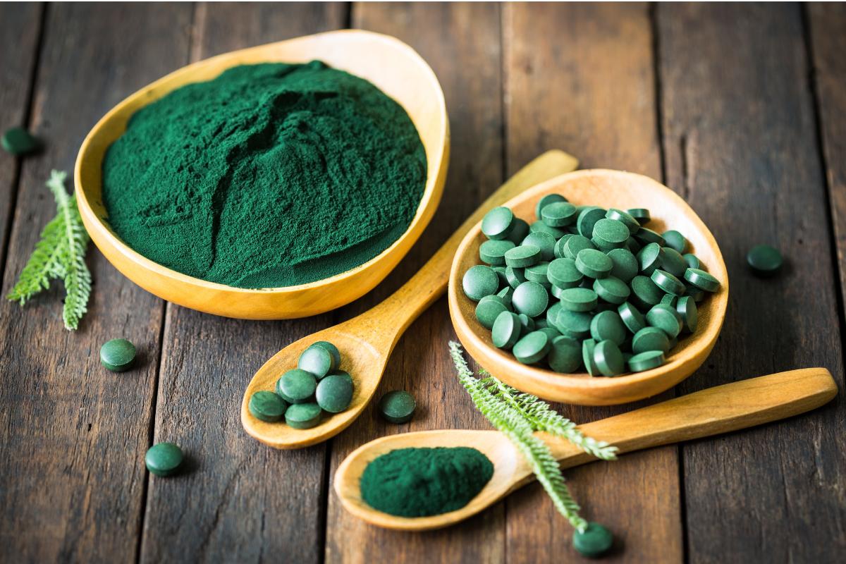 ¿La espirulina engorda o adelgaza?