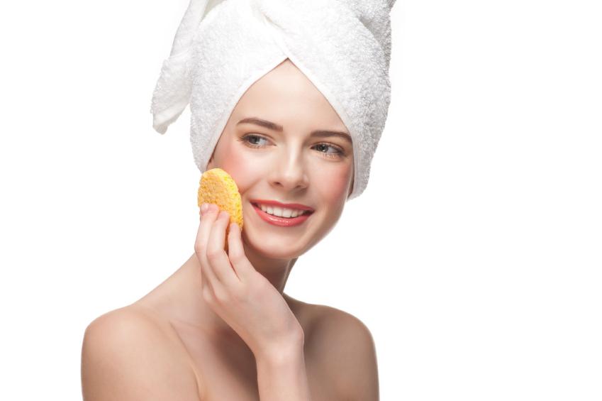 Bolitas de grasa en la cara: Causas y cómo eliminarlas