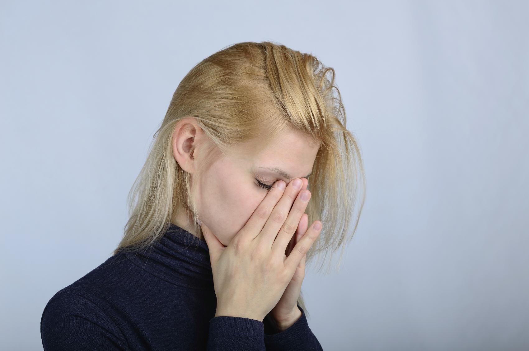 Escupir Flema Con Sangre: ¿Qué Significa?